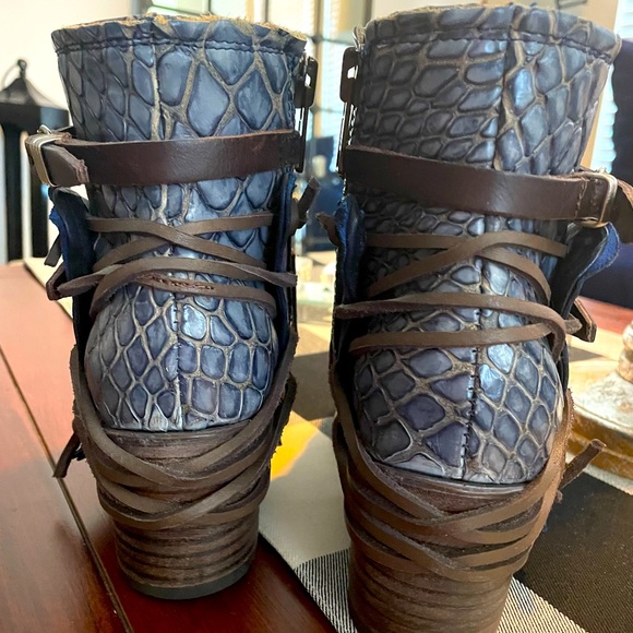 Freebird by Steven | Shoes | Freebird Boot Crue Navy Size 8 Worn A Couple Times In Amazing ...